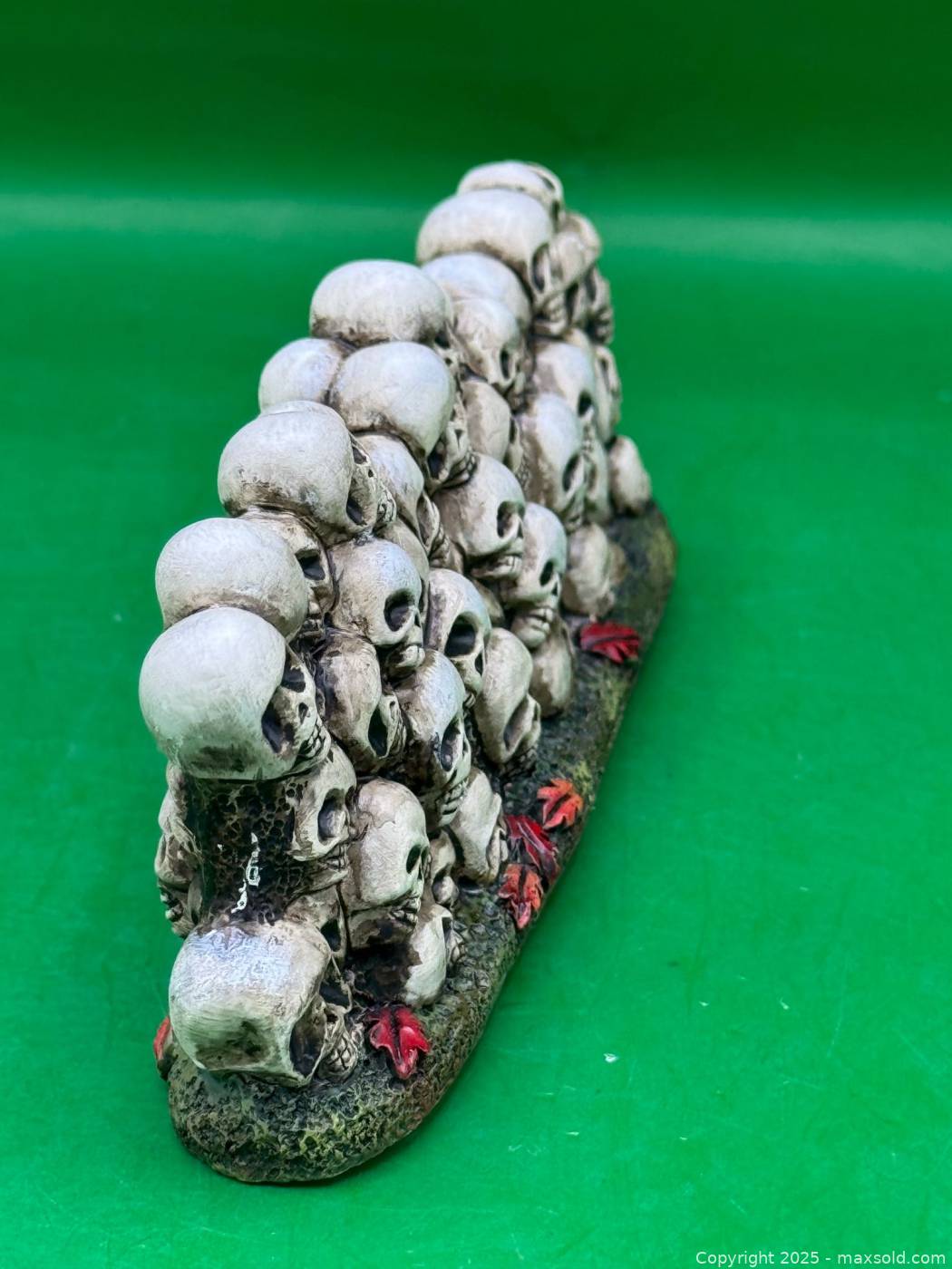 Department 56 Scary Skeletons Wall accessory | Maxsold