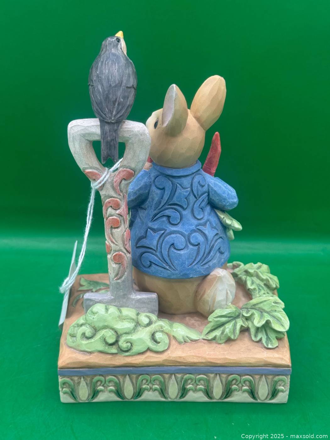 Jim Shore Peter Rabbit Garden figurine | Maxsold