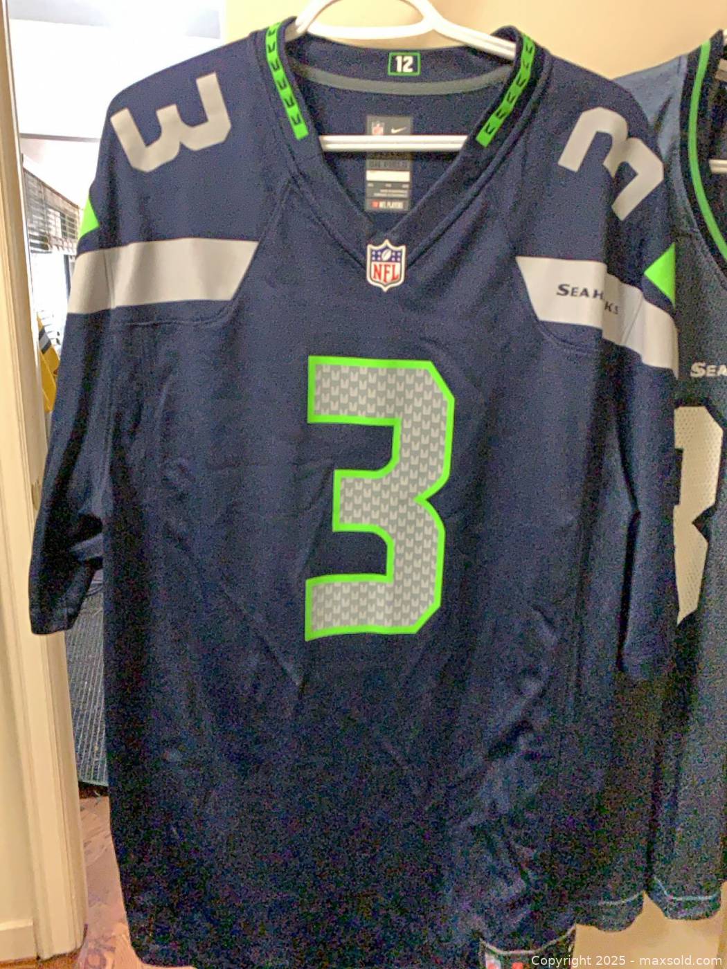 Seattle Seahawks Wilson & Engram Jerseys XL XXL | Maxsold
