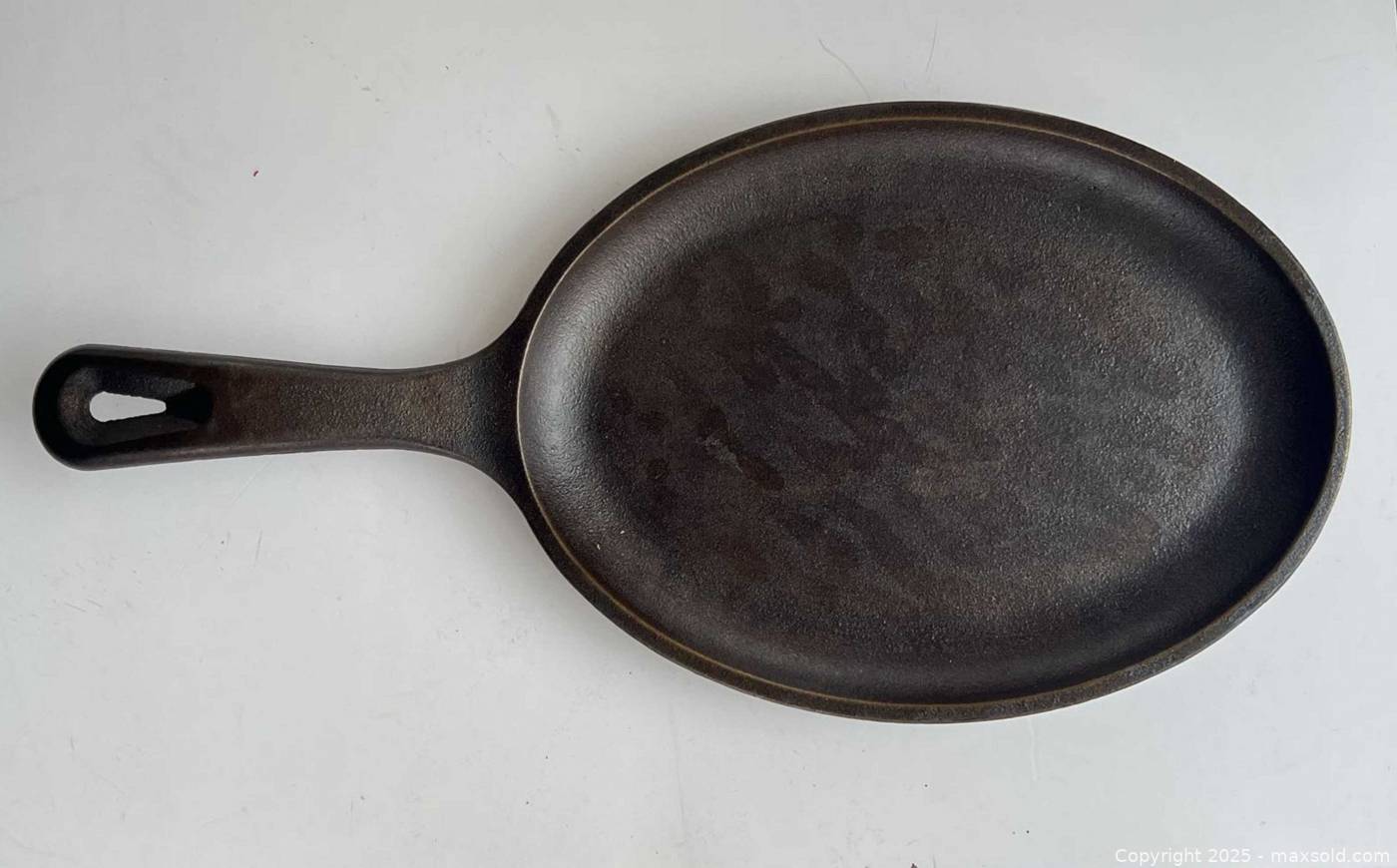 Lodge Oval Cast Iron Skillet | Maxsold