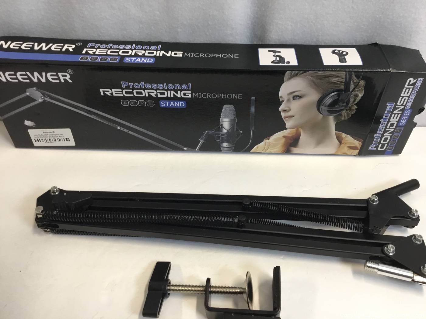 Neewer suspension scissor arm microphone stand | Maxsold