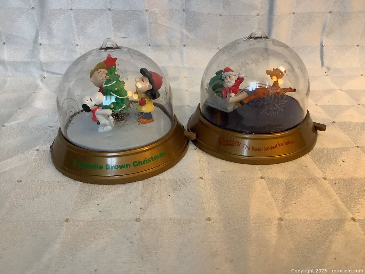 Blockbuster 1999 Whirl-Around Snow Globes, Charlie Brown & Rudolph ...