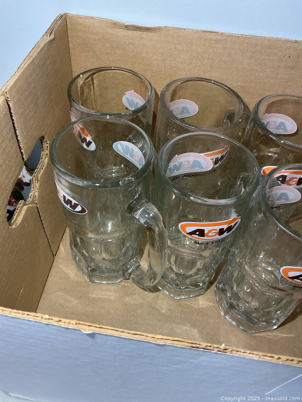 A&W glass root beer mugs, 8 pieces | Maxsold