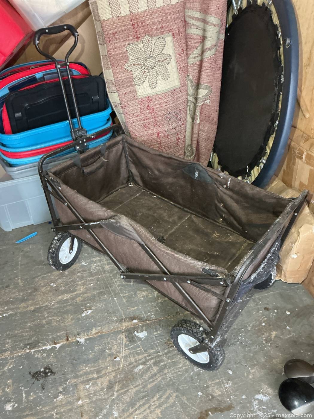 Folding soft-sided collapsible wagon | Maxsold