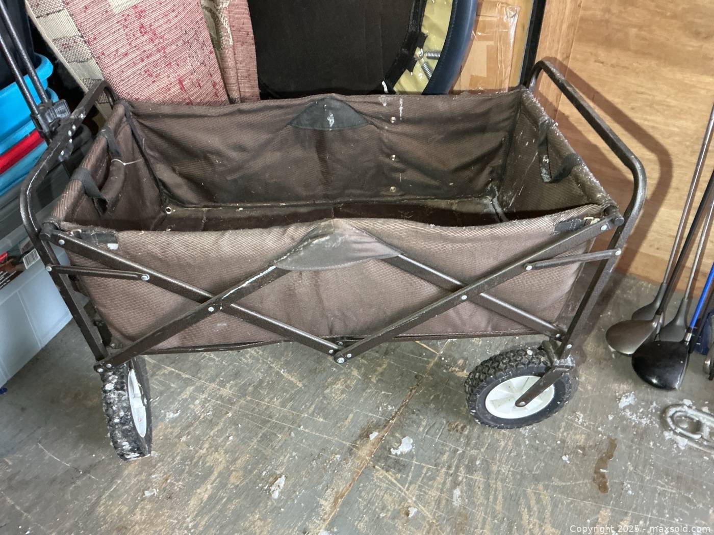 Folding soft-sided collapsible wagon | Maxsold