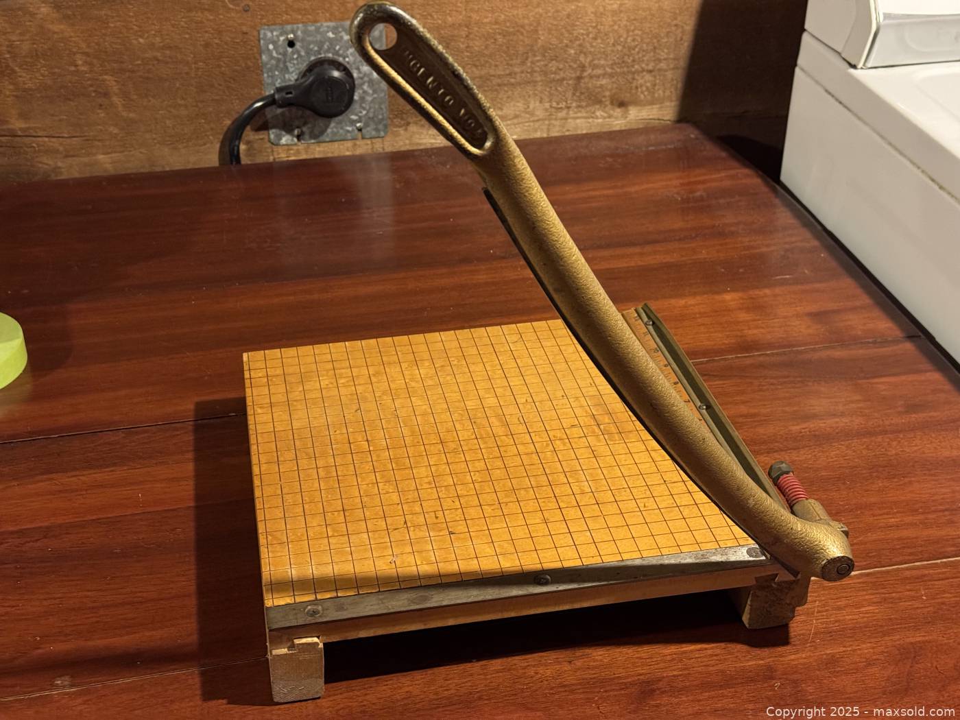 Ingento wooden guillotine paper cutter | Maxsold