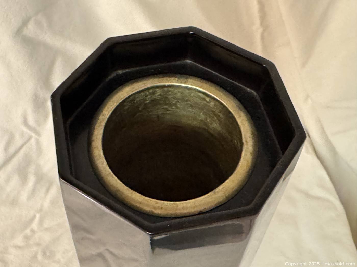 Vintage Japanese Octagonal Chidori Maki-e Flower Vase | Maxsold
