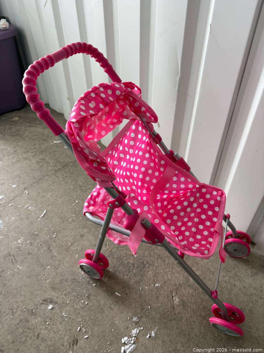 Kids toy lot with mini Dyson vacuum and more | Maxsold