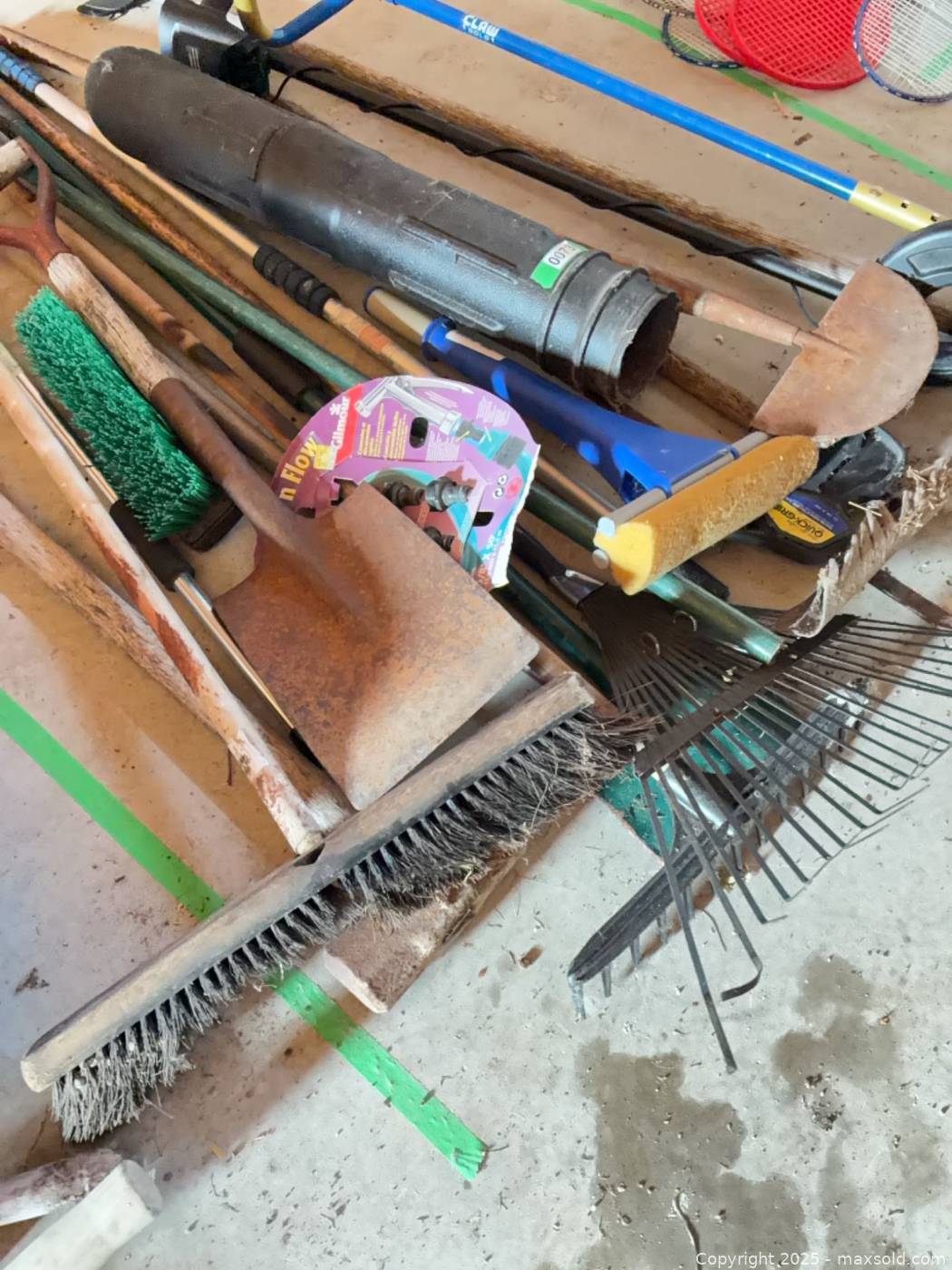 Garden and yard hand tools assortment | Maxsold