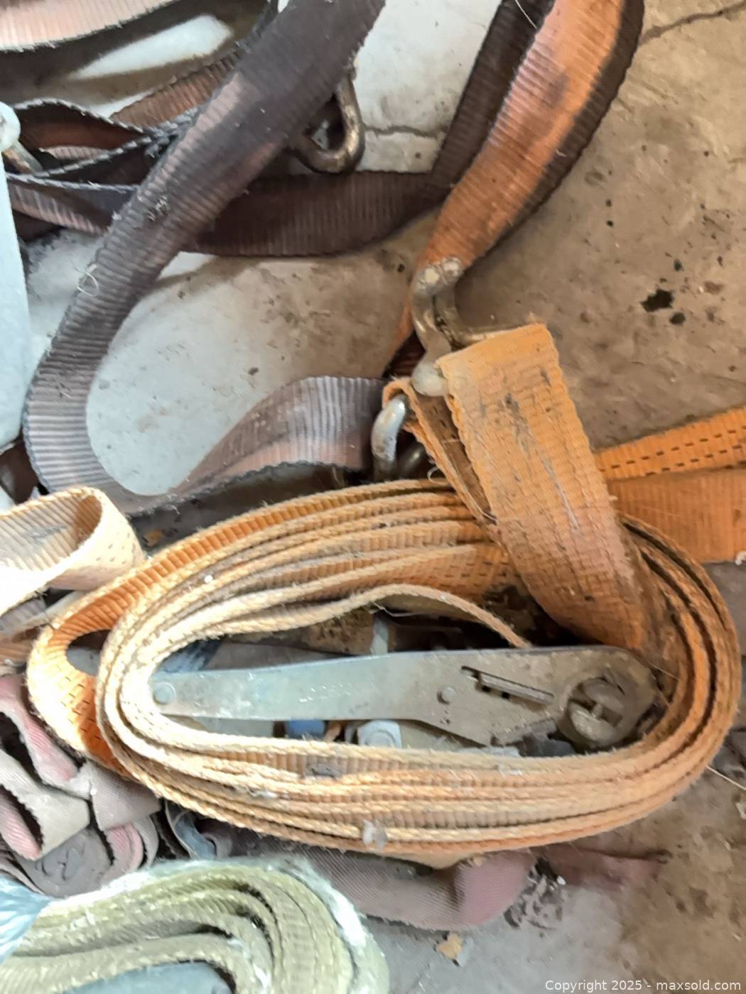 Mixed ratchet, tow and loop straps | Maxsold