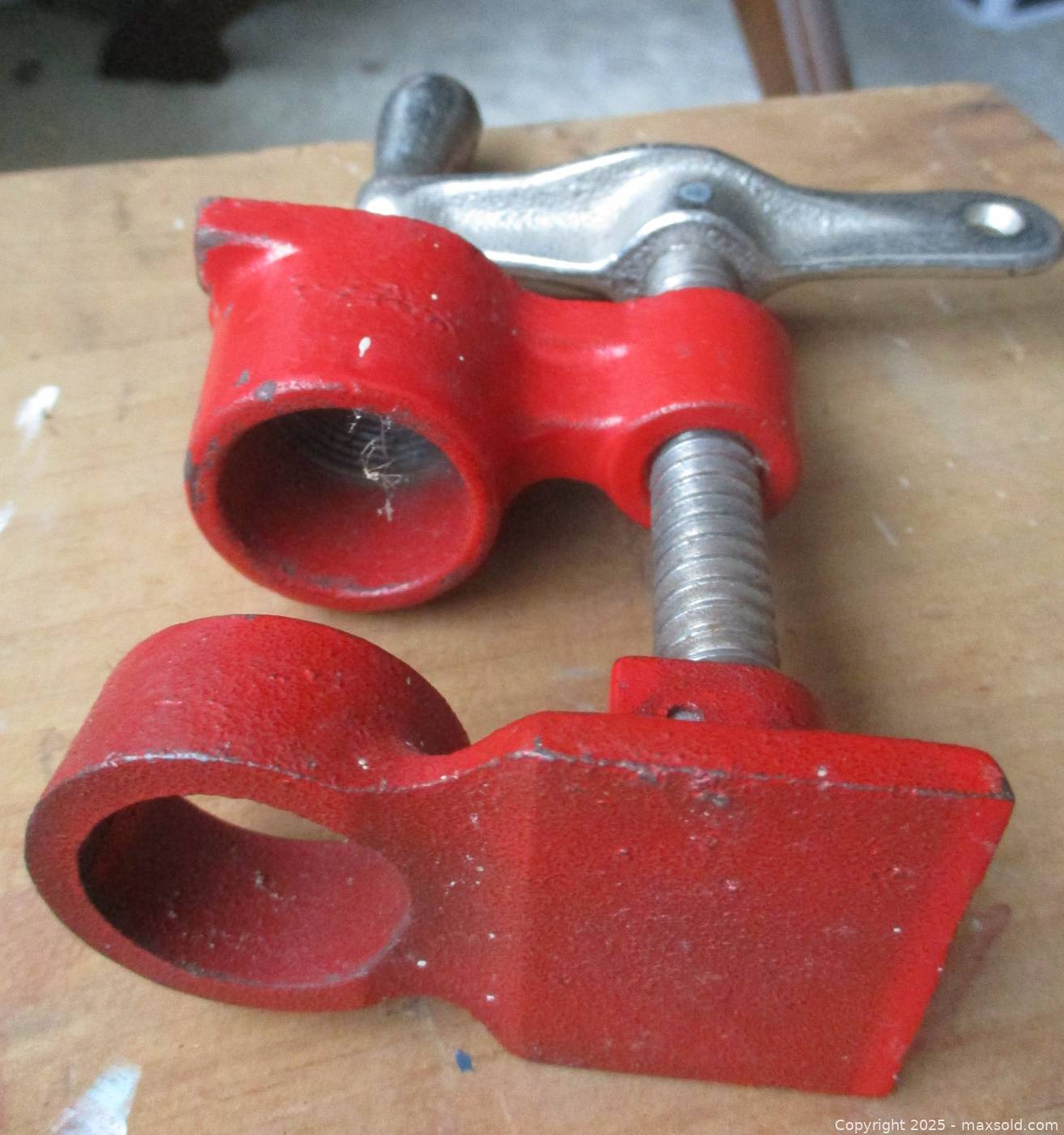 Bessey pipe clamp fixture | Maxsold