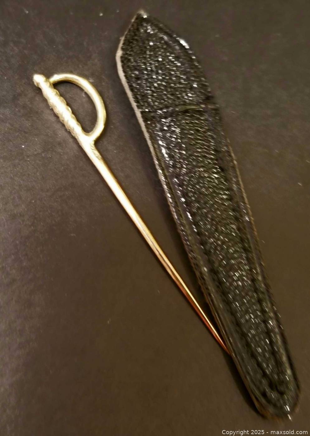 10K Gold 2" Toothpick with Leather Case | Maxsold