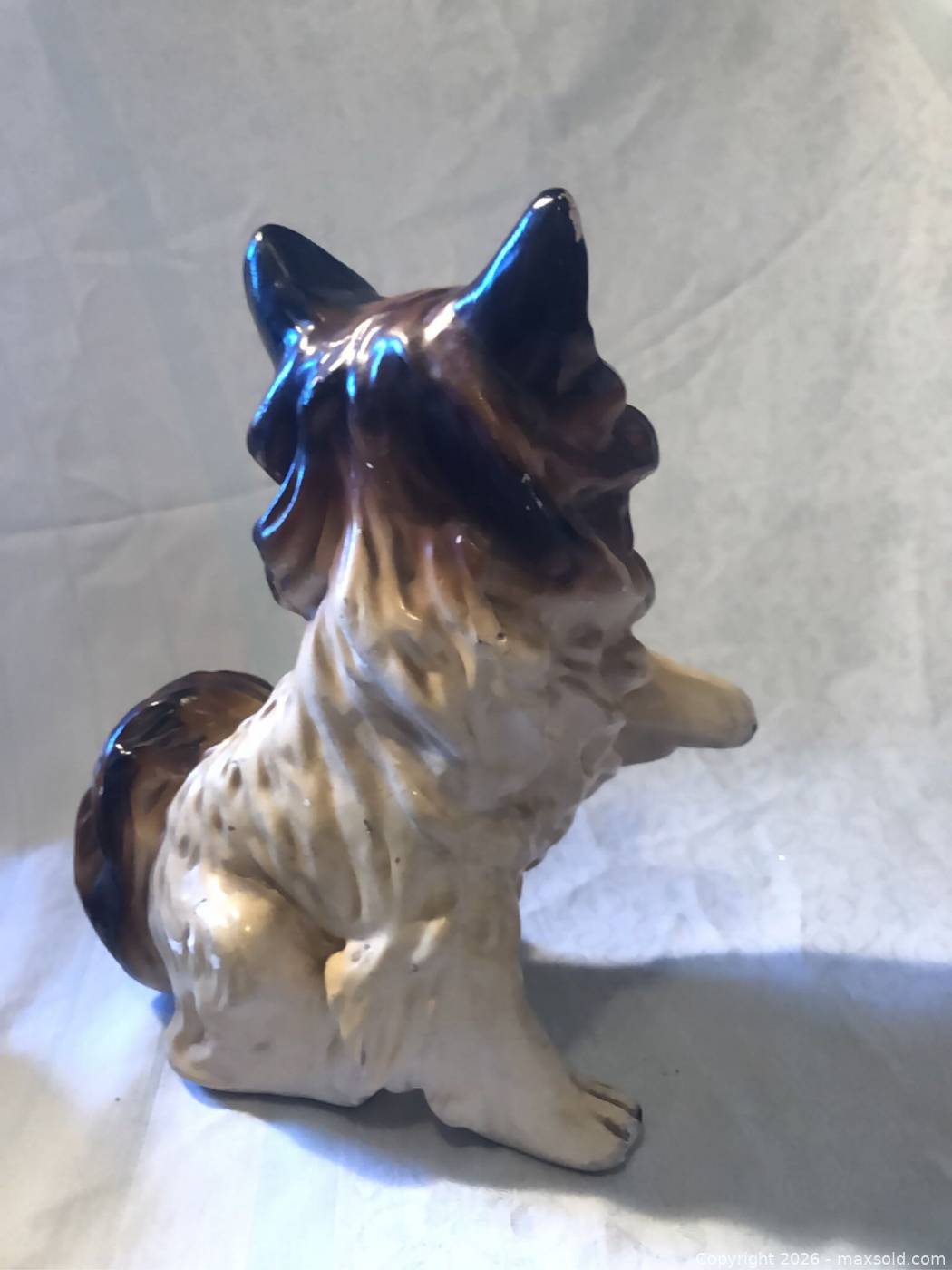 Vintage carnival chalkware Spitz dog figurine | Maxsold