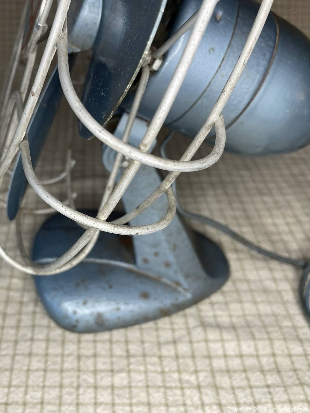 Electrohome metallic blue electric fan | Maxsold