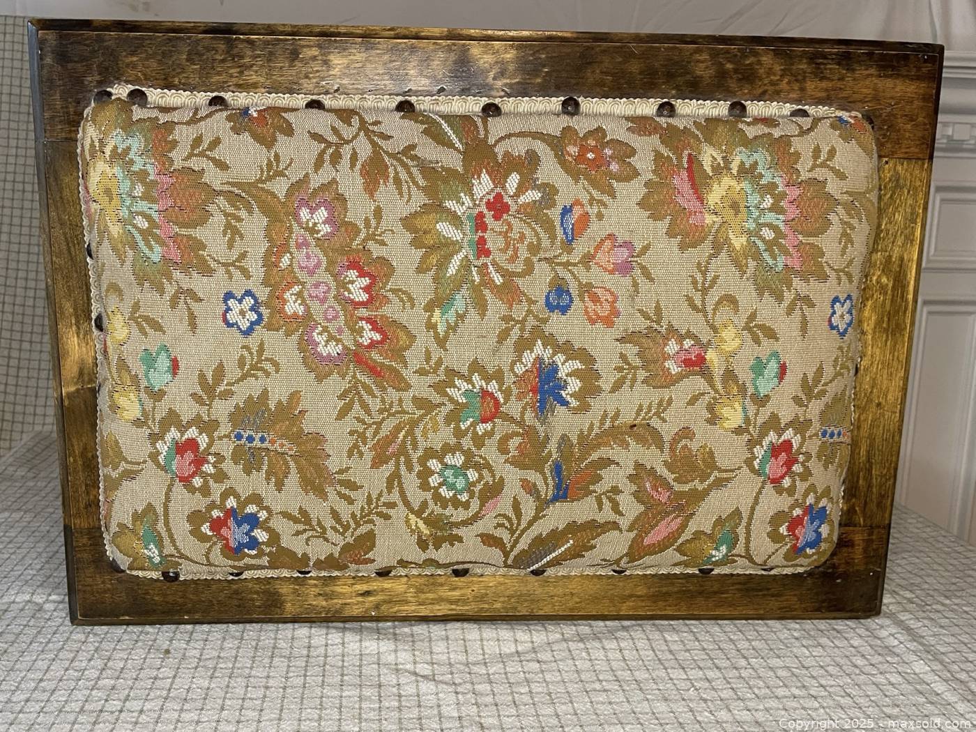 Wooden piano bench with tapestry upholstered top | Maxsold