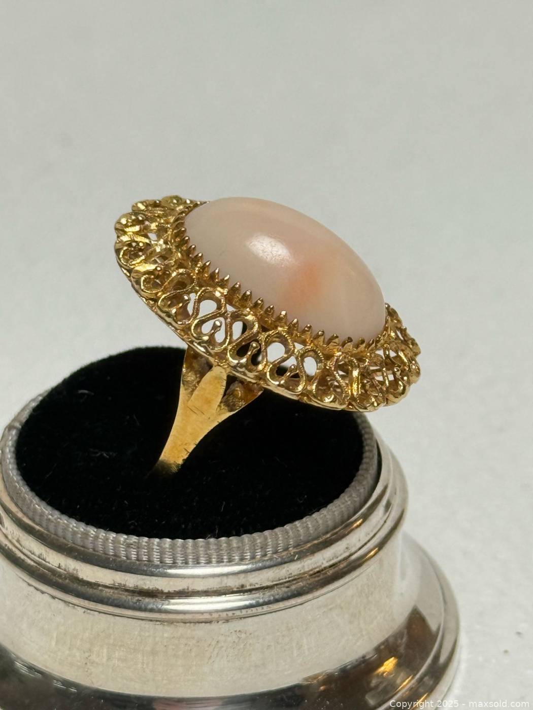 18K Gold Angel Skin Coral Filigree Ring | Maxsold