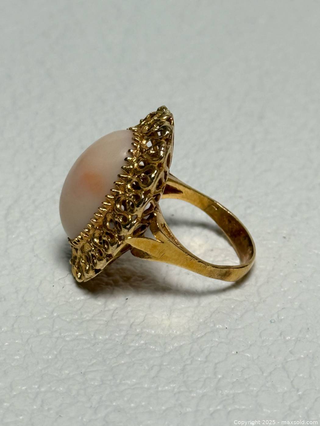 18K Gold Angel Skin Coral Filigree Ring | Maxsold