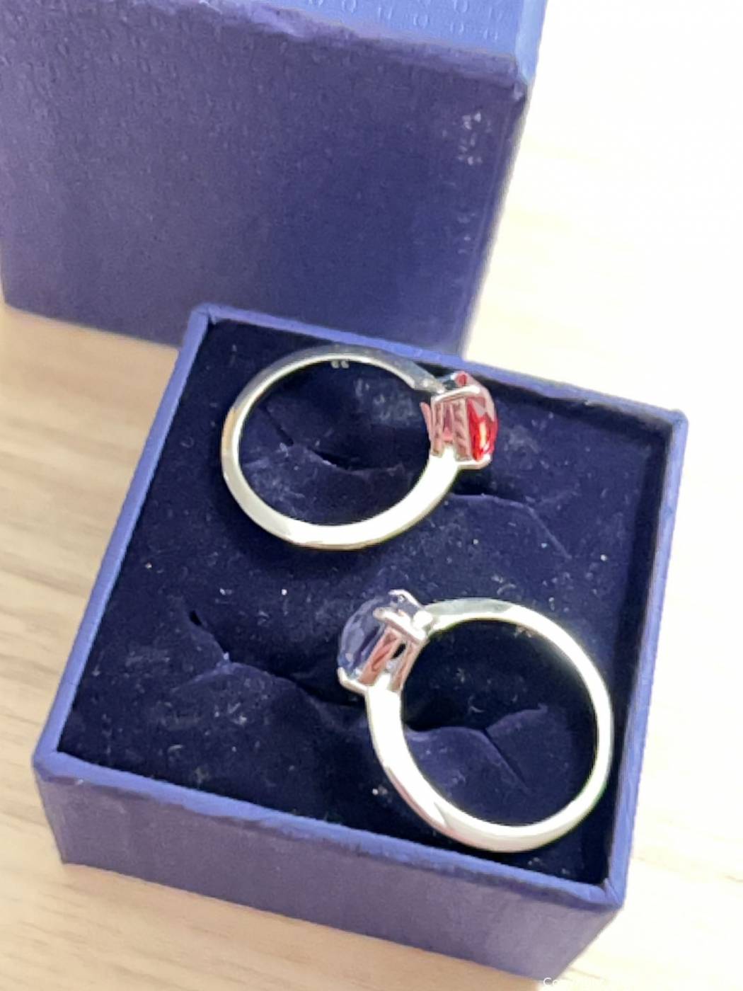Pair of Swarovski crystal rings | Maxsold