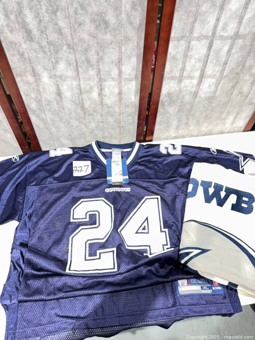 Dallas Cowboys #24 Barber Jersey XL & Beach Towel | Maxsold