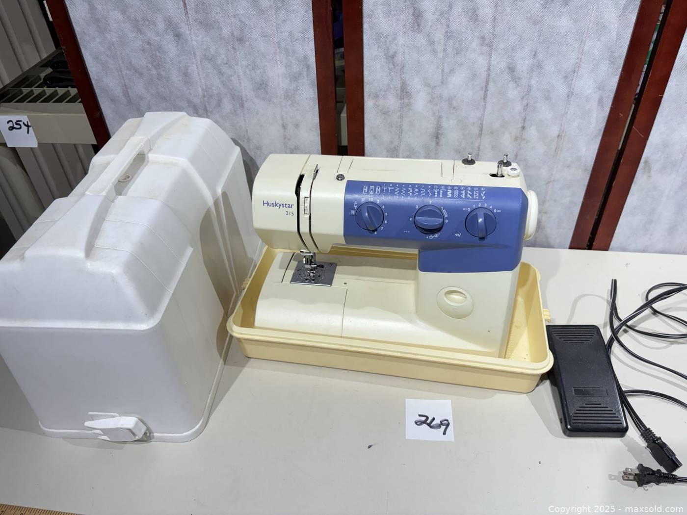 HuskyStar 215 portable electric sewing machine | Maxsold