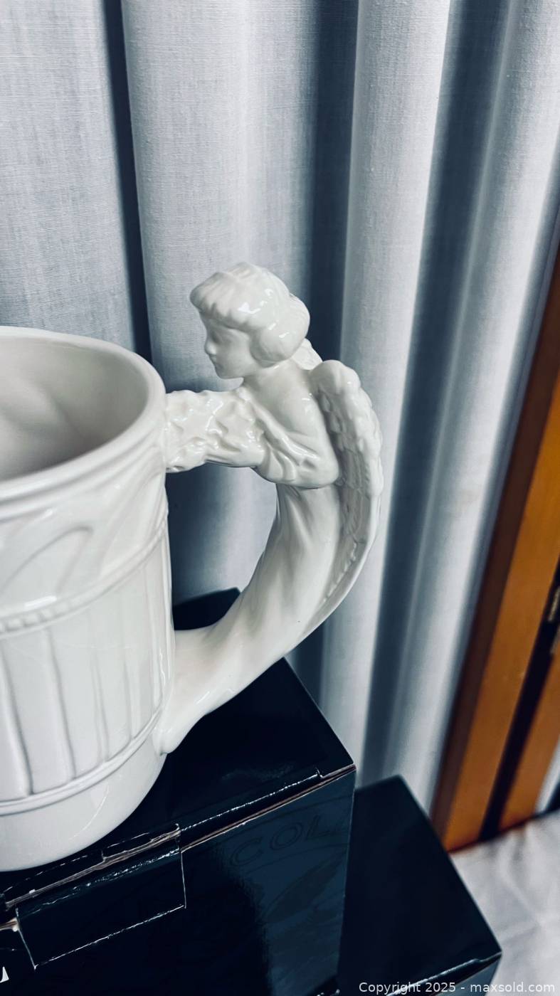 Four The Cook's Bizarre Angel mugs | Maxsold