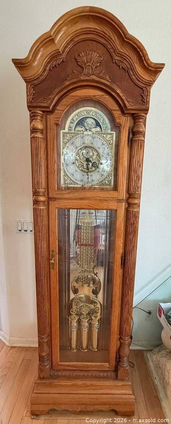Howard Miller 610-907 Grandfather Clock | Maxsold