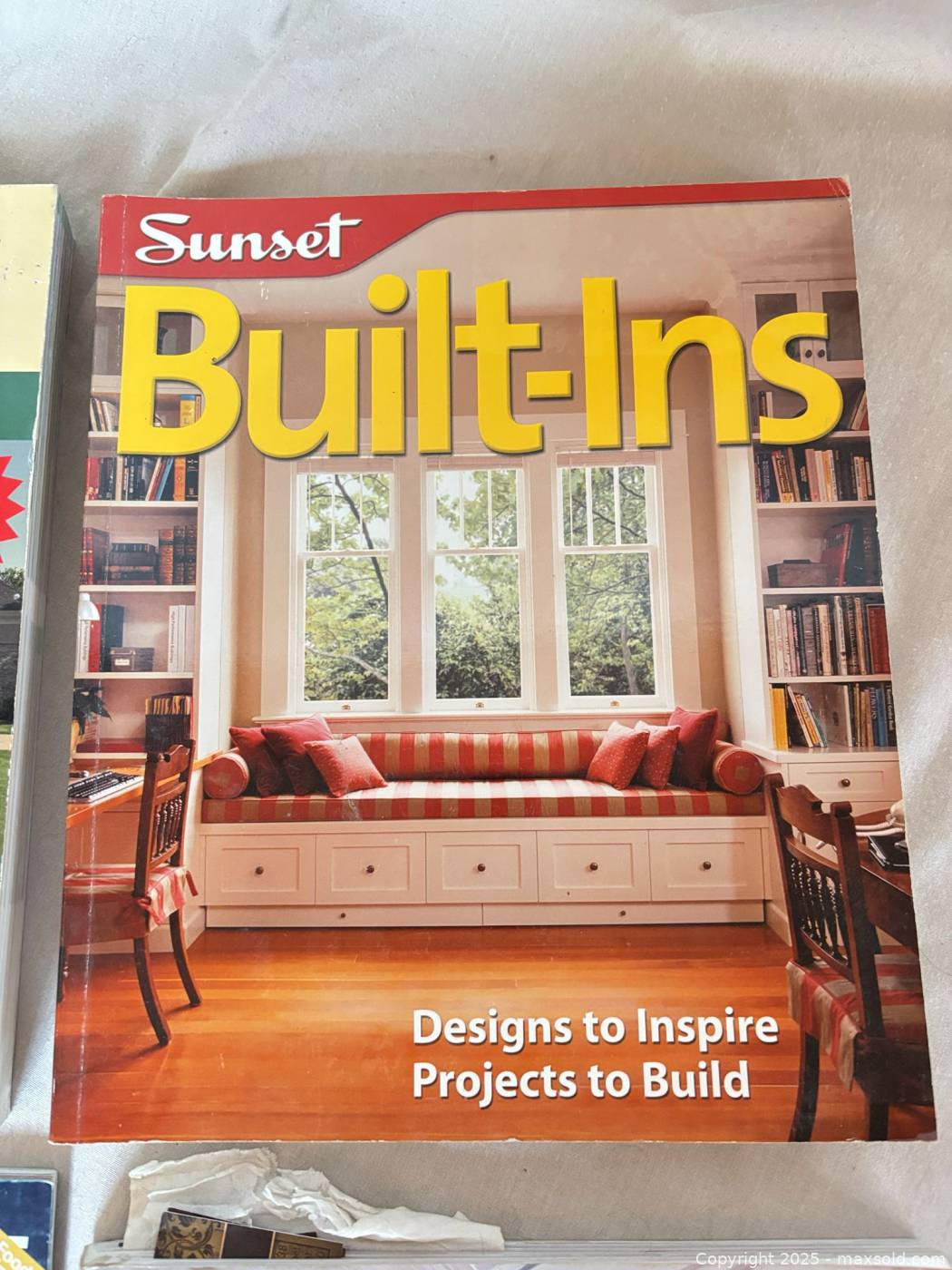 Six softcover home and kitchen design books | Maxsold