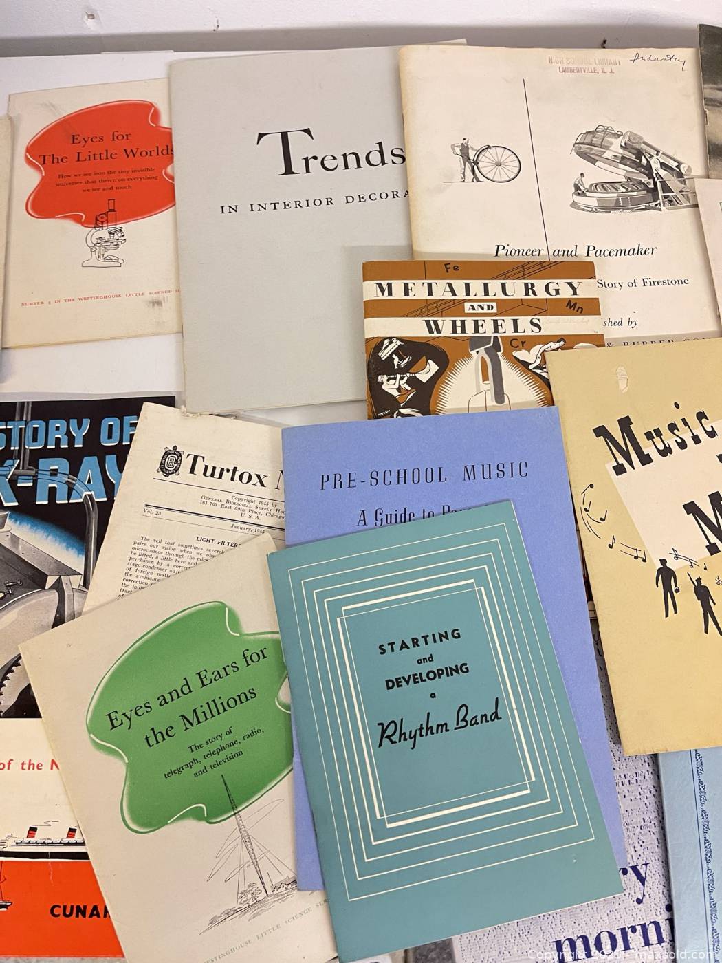 Vintage pamphlets and booklets | Maxsold