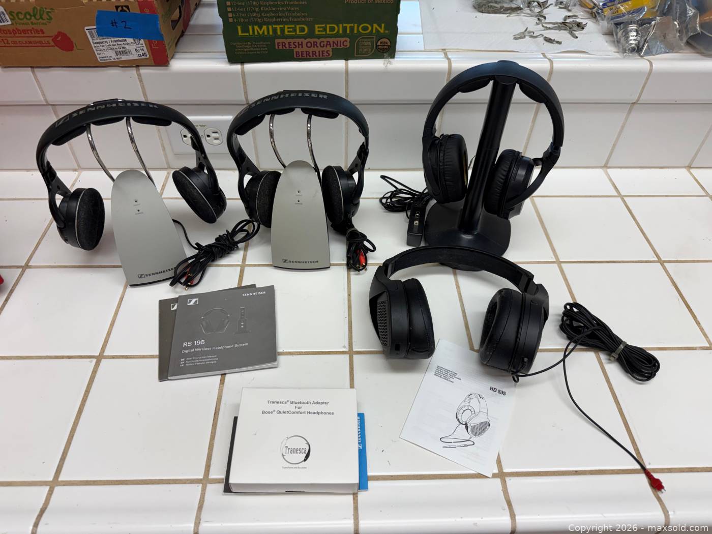 Sennheiser Wireless Headphones, HD 535 & Nix Frame | Maxsold
