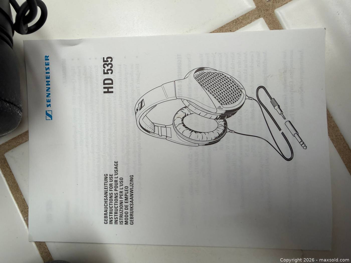 Sennheiser Wireless Headphones, HD 535 & Nix Frame | Maxsold