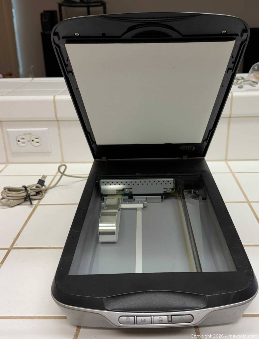 Epson Perfection 4490 Photo flatbed scanner | Maxsold