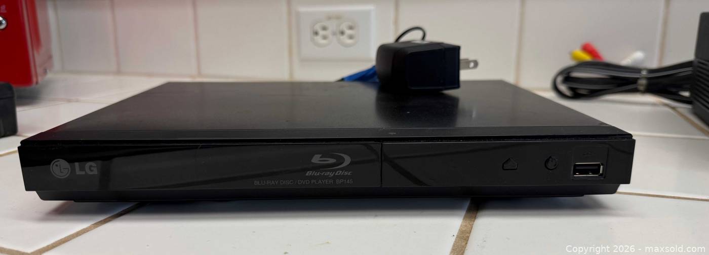 Sony SLV-N51 VCR And LG BP145 Blu-ray Player | Maxsold