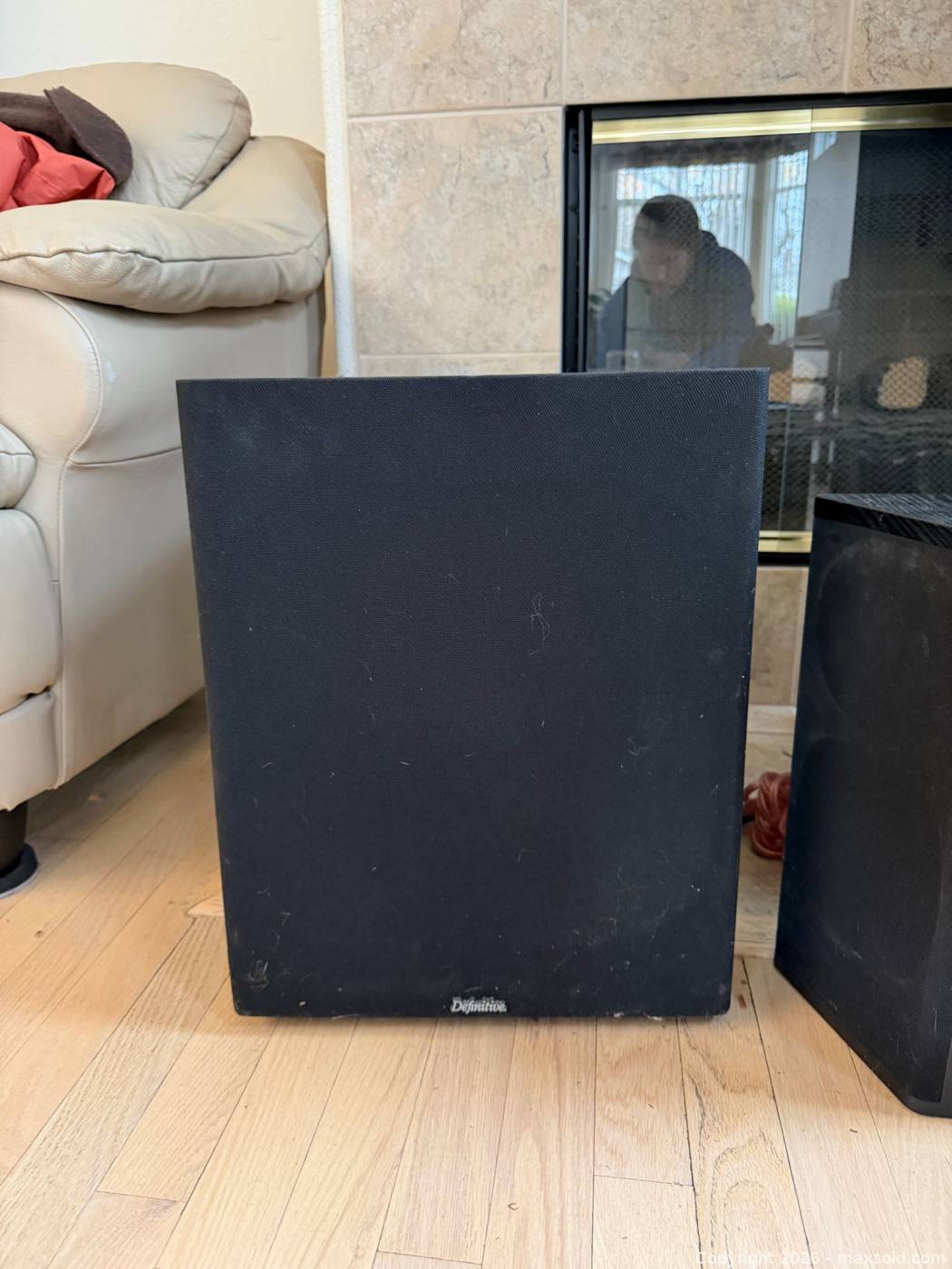 Definitive Technology speaker system six pieces | Maxsold