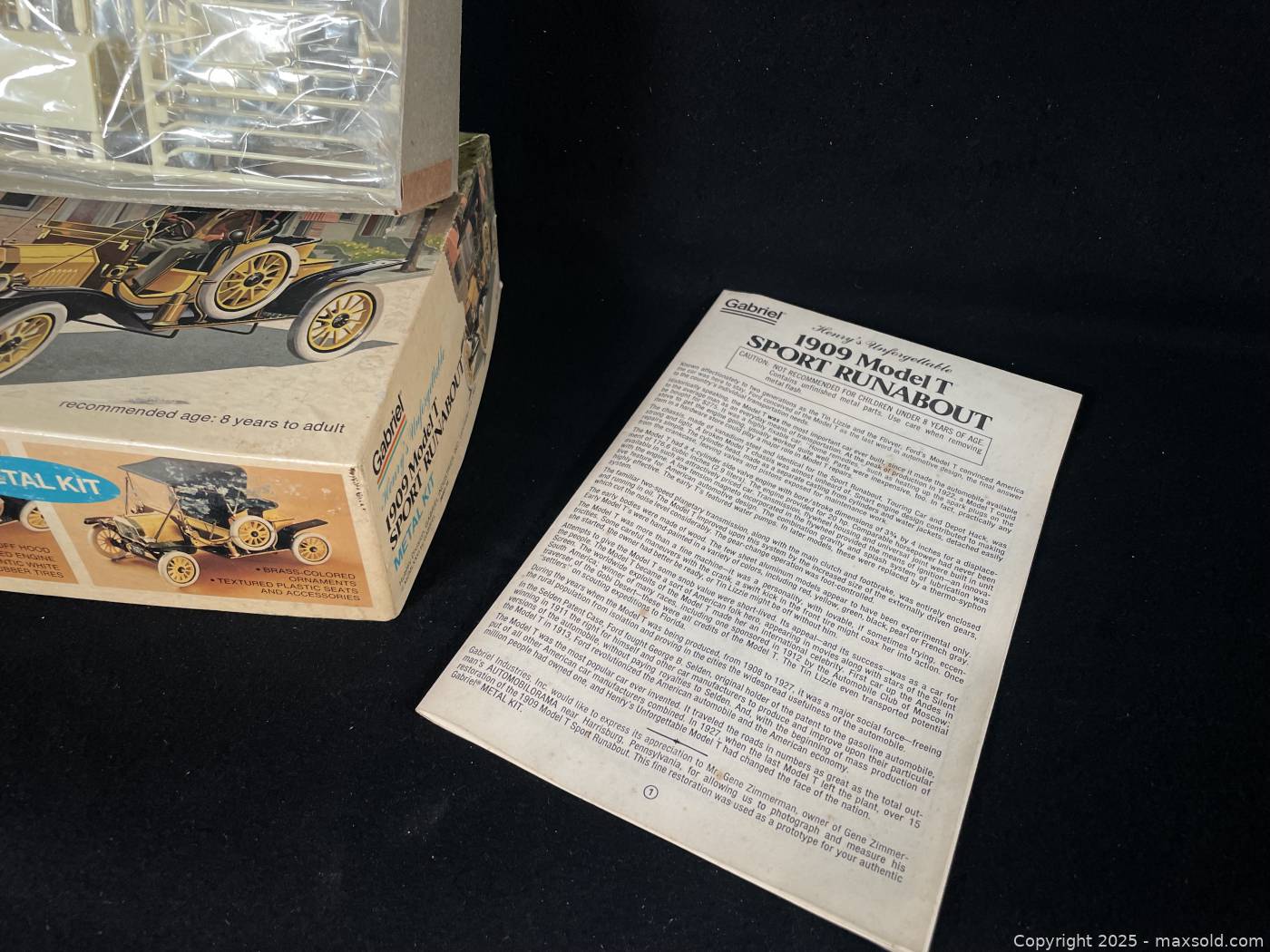 1909 Model T Sport Runabout Metal Model Kit | Maxsold
