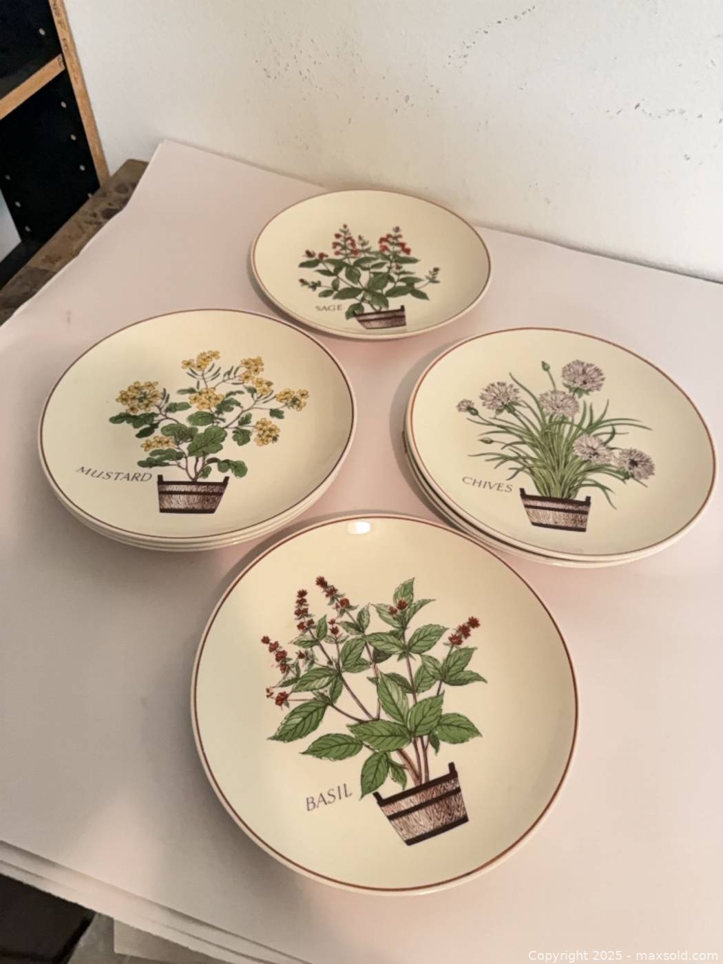 Herb Pattern Plates 8 & Checkered Plates 4 | Maxsold