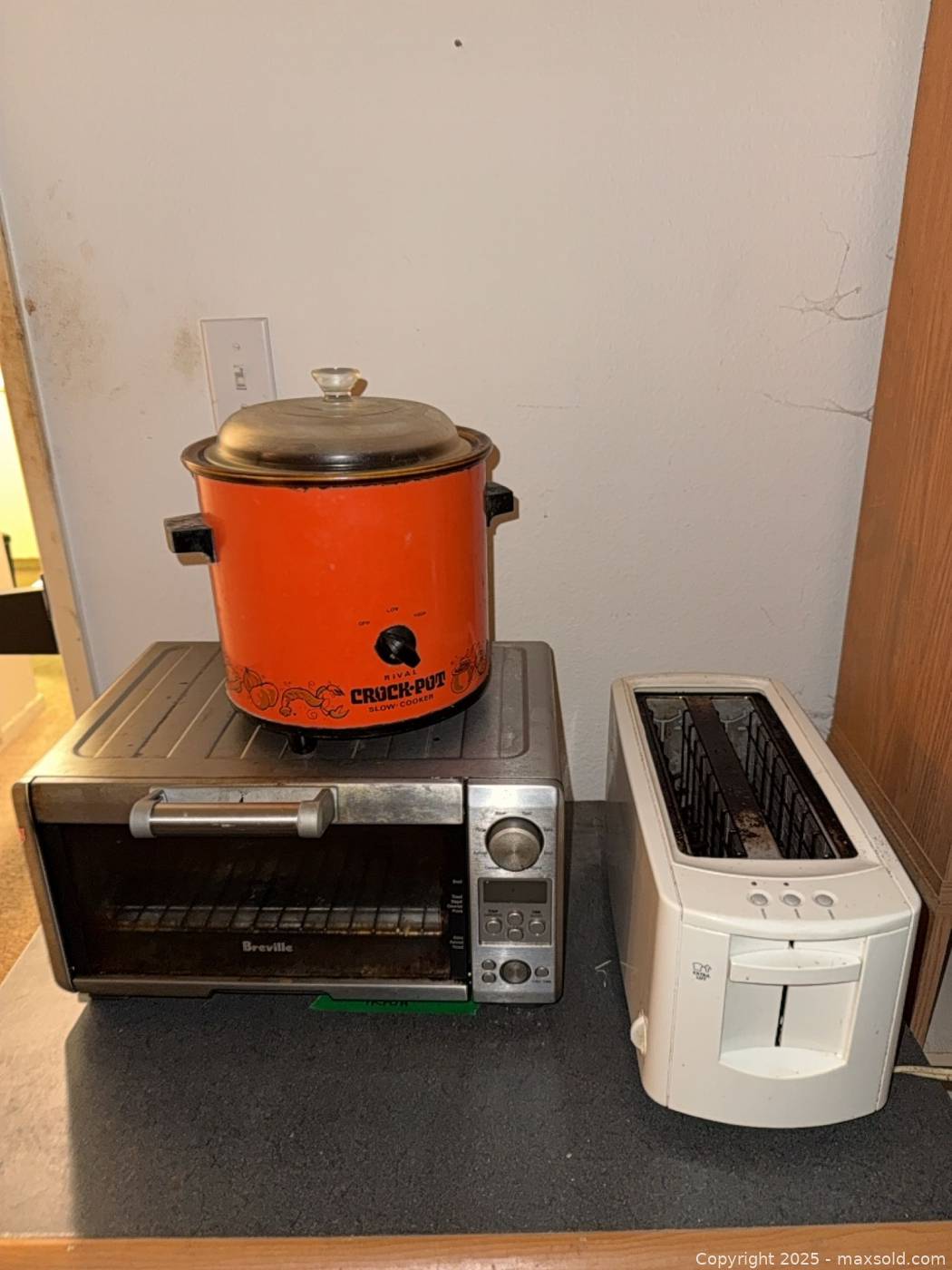 Breville toaster oven, Kenmore toaster, Crock-Pot | Maxsold