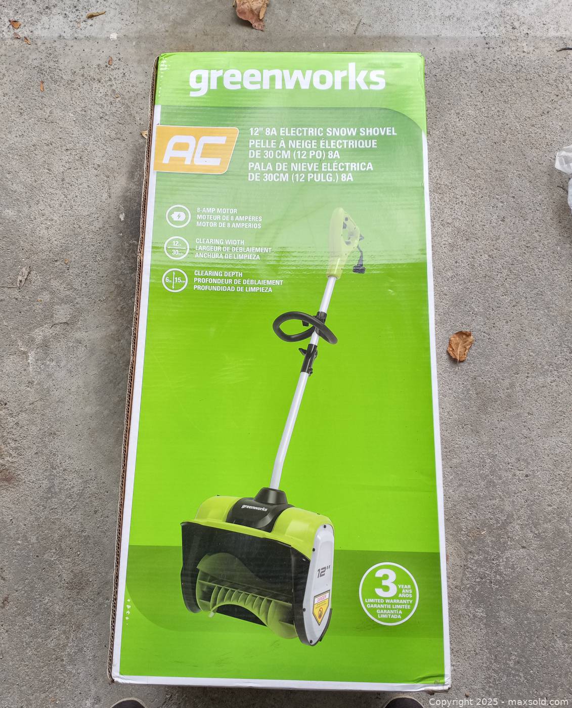 Greenworks 12" 8A Electric Snow Shovel, NIB | Maxsold