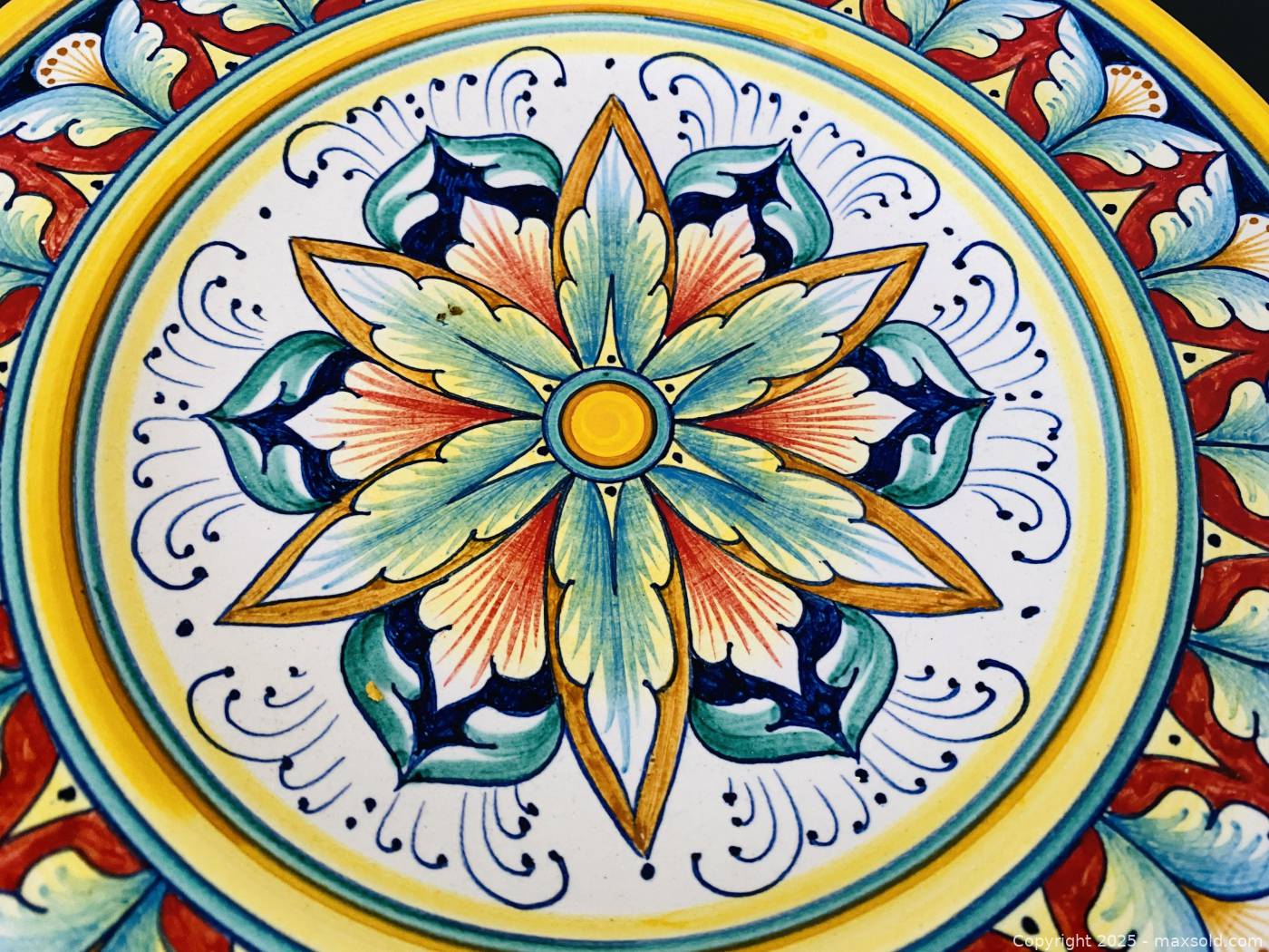 Signed Deruta 10" hand-painted Italian ceramic plate, Geometrico ...