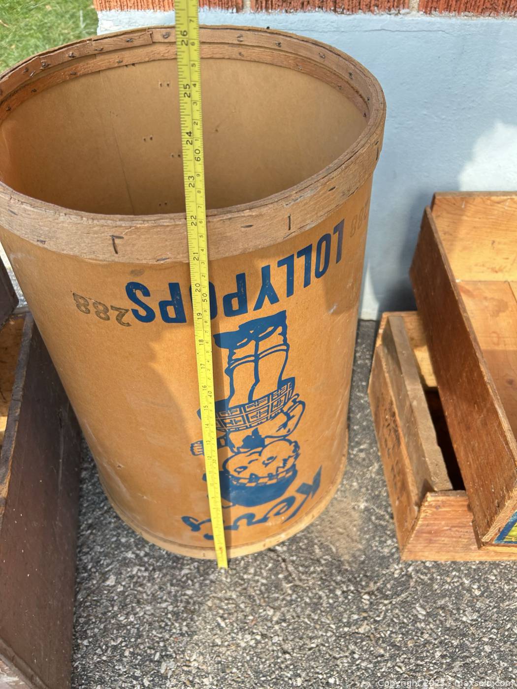 Four wooden crates and Kerr Lolly Pops candy drum | Maxsold