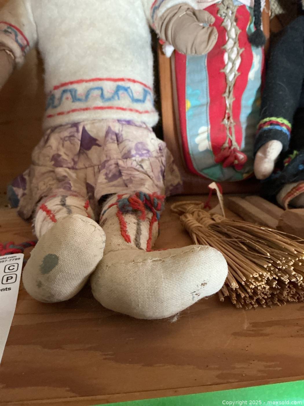 Handmade Indigenous cloth dolls | Maxsold