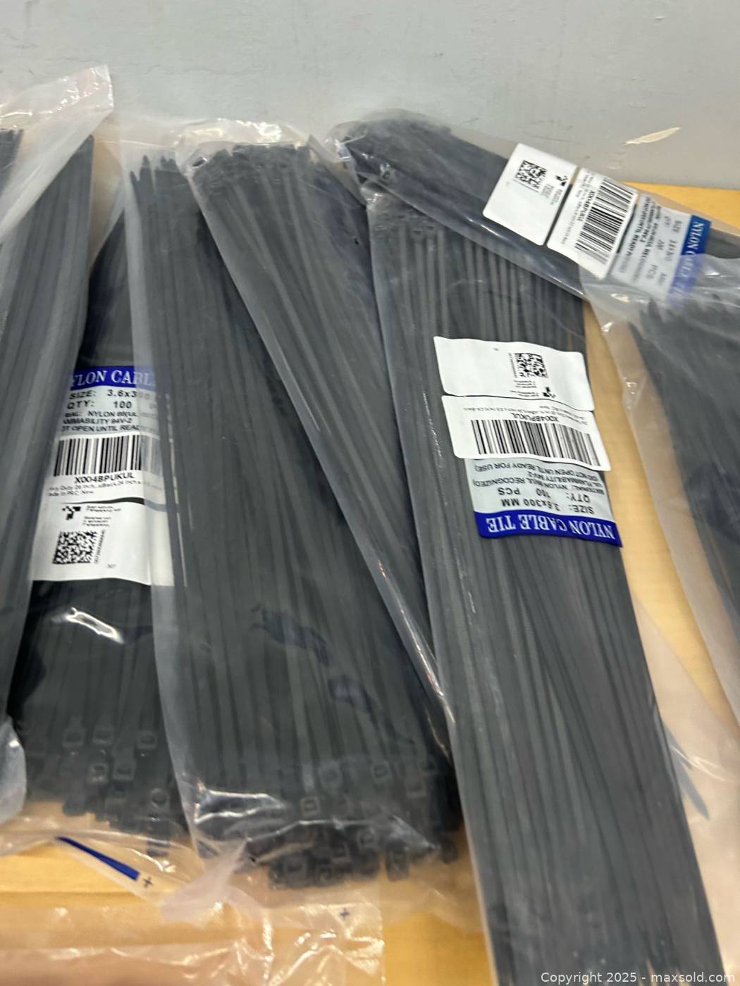 Sealed nylon cable zip tie packs | Maxsold