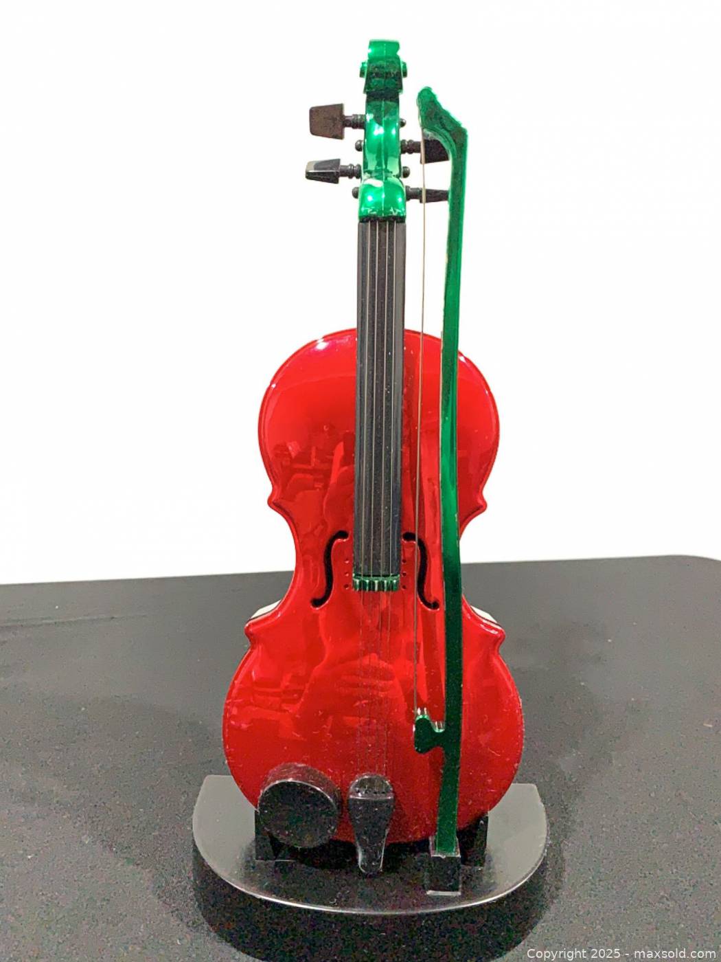 Mini battery-operated electronic violin toy | Maxsold