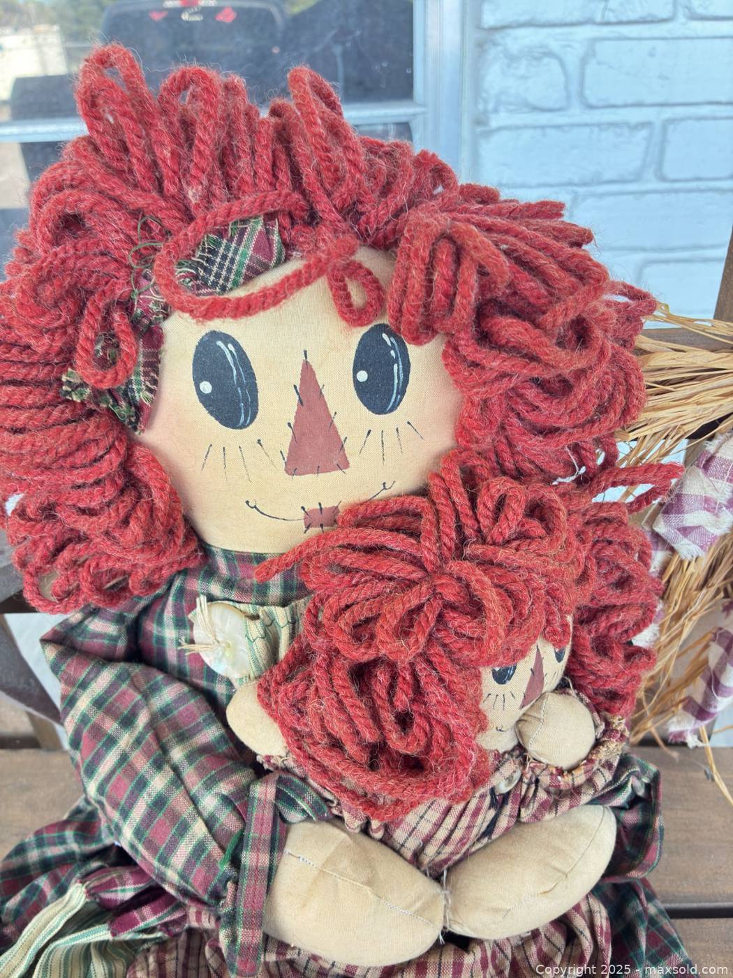 Decorative wooden bench and Raggedy Ann doll | Maxsold