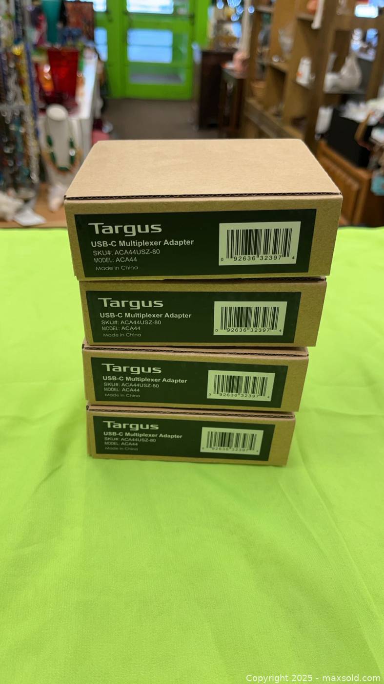 4 Targus USB-C Multiplexer Adapters | Maxsold