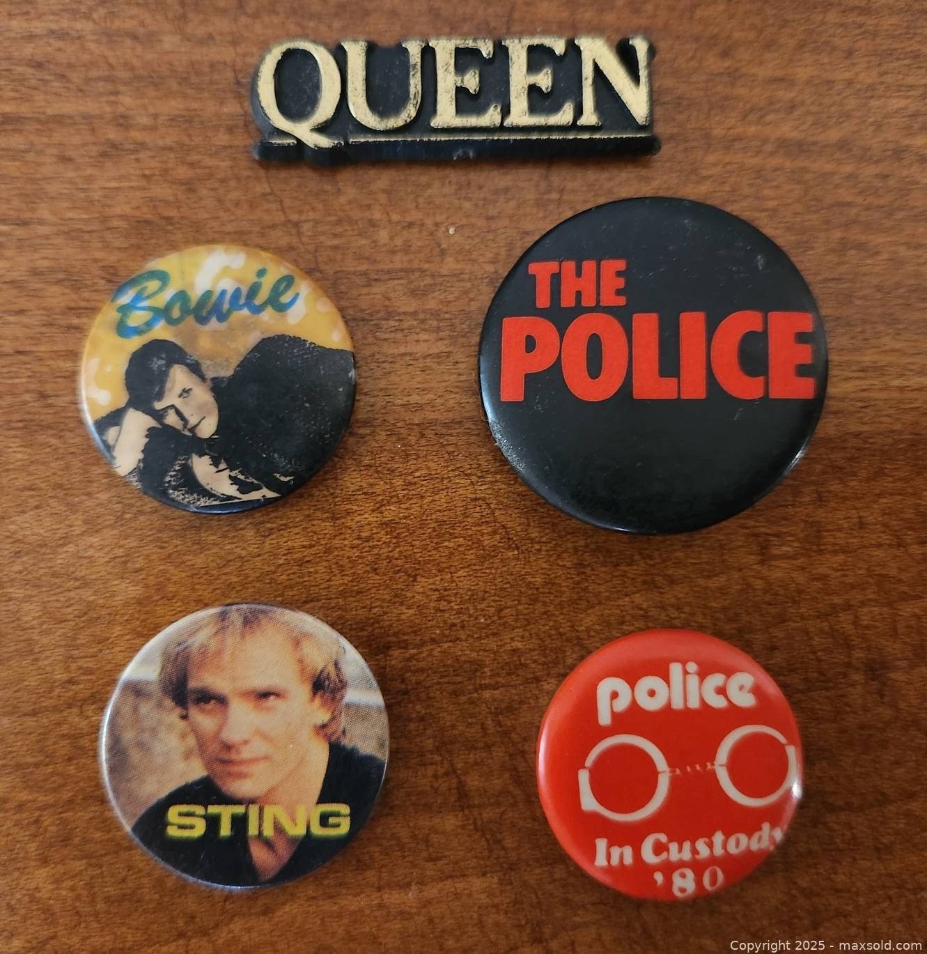 9 vintage 1980s band buttons | Maxsold