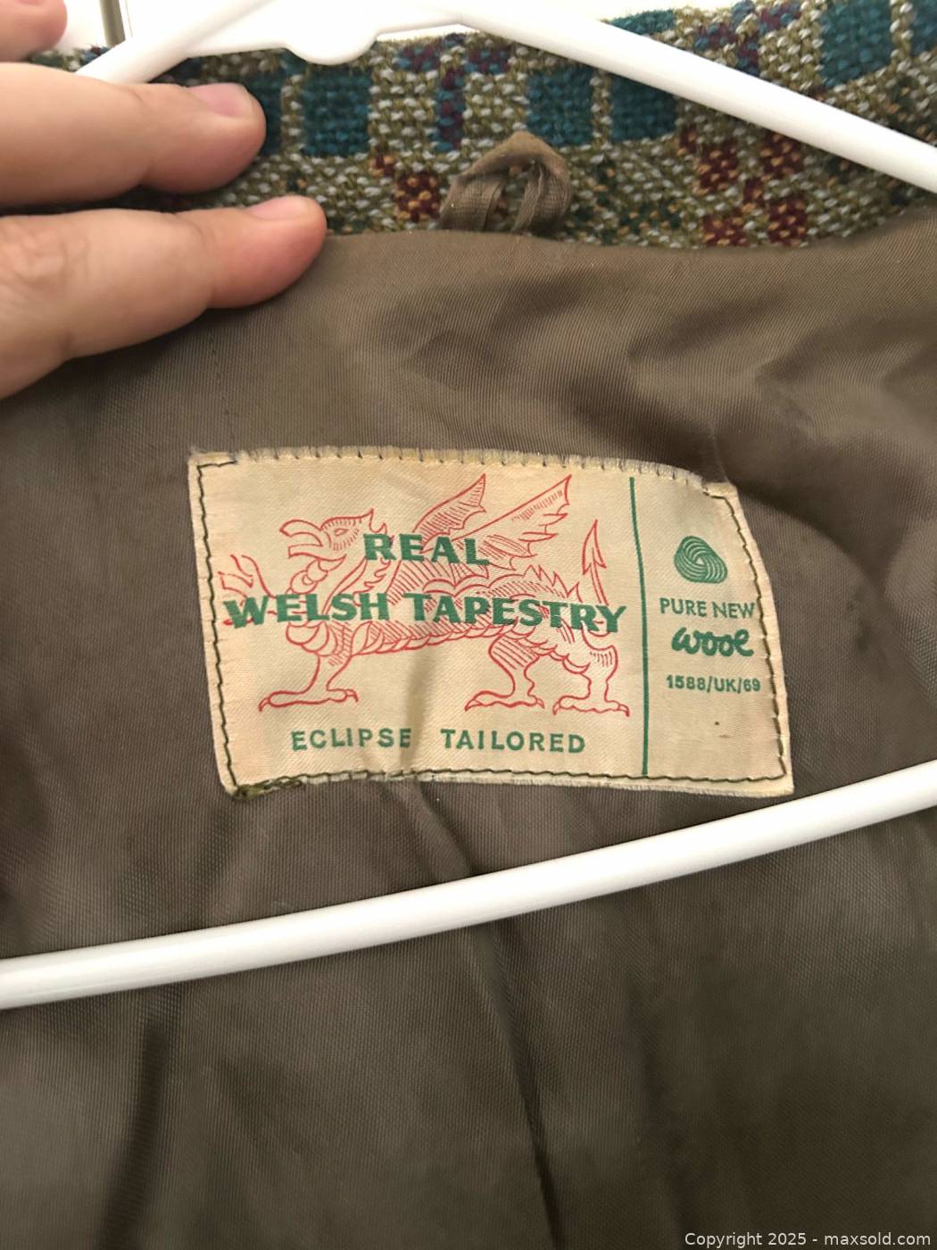 Vintage Welsh tapestry pure wool cape | Maxsold