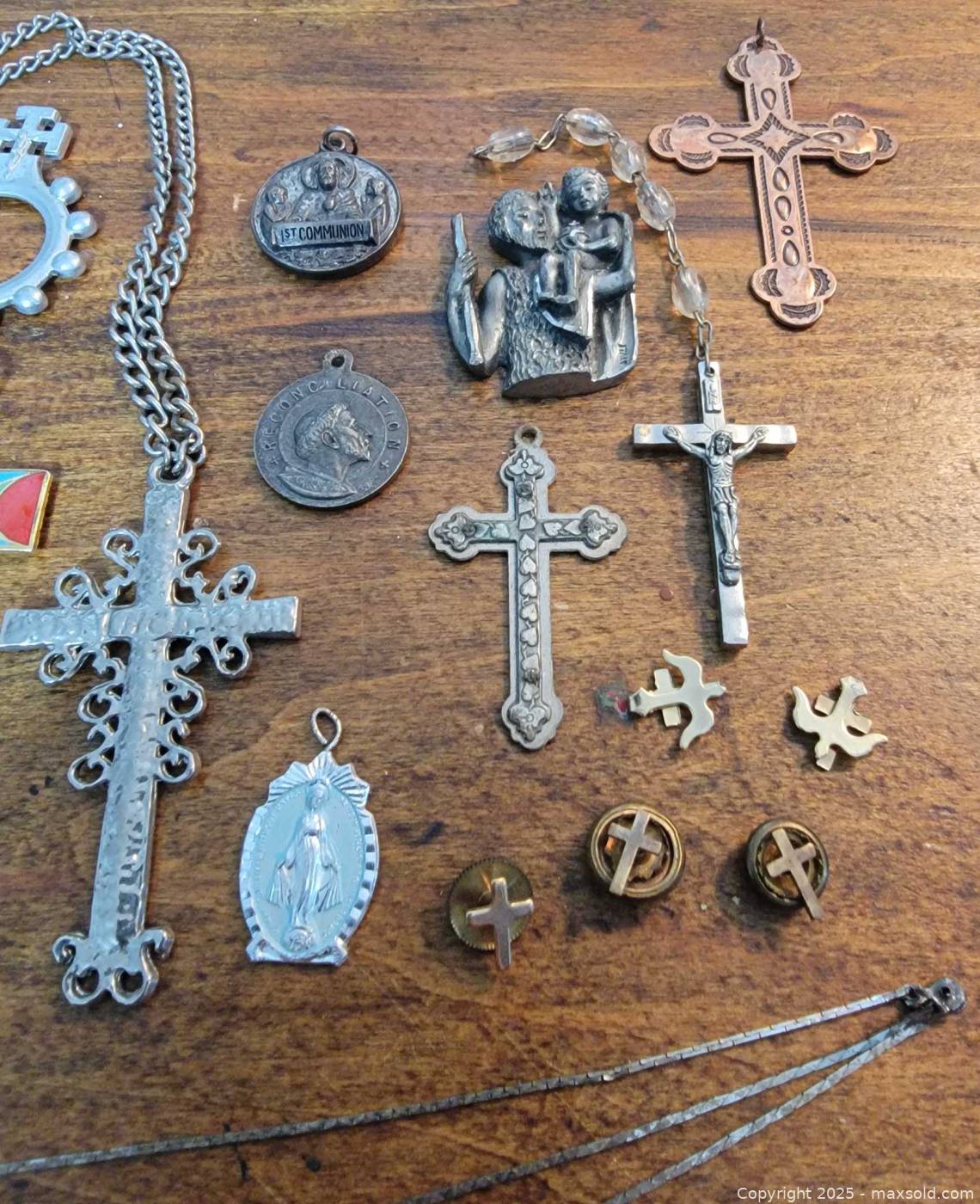 Vintage Catholic religious jewelry lot | Maxsold