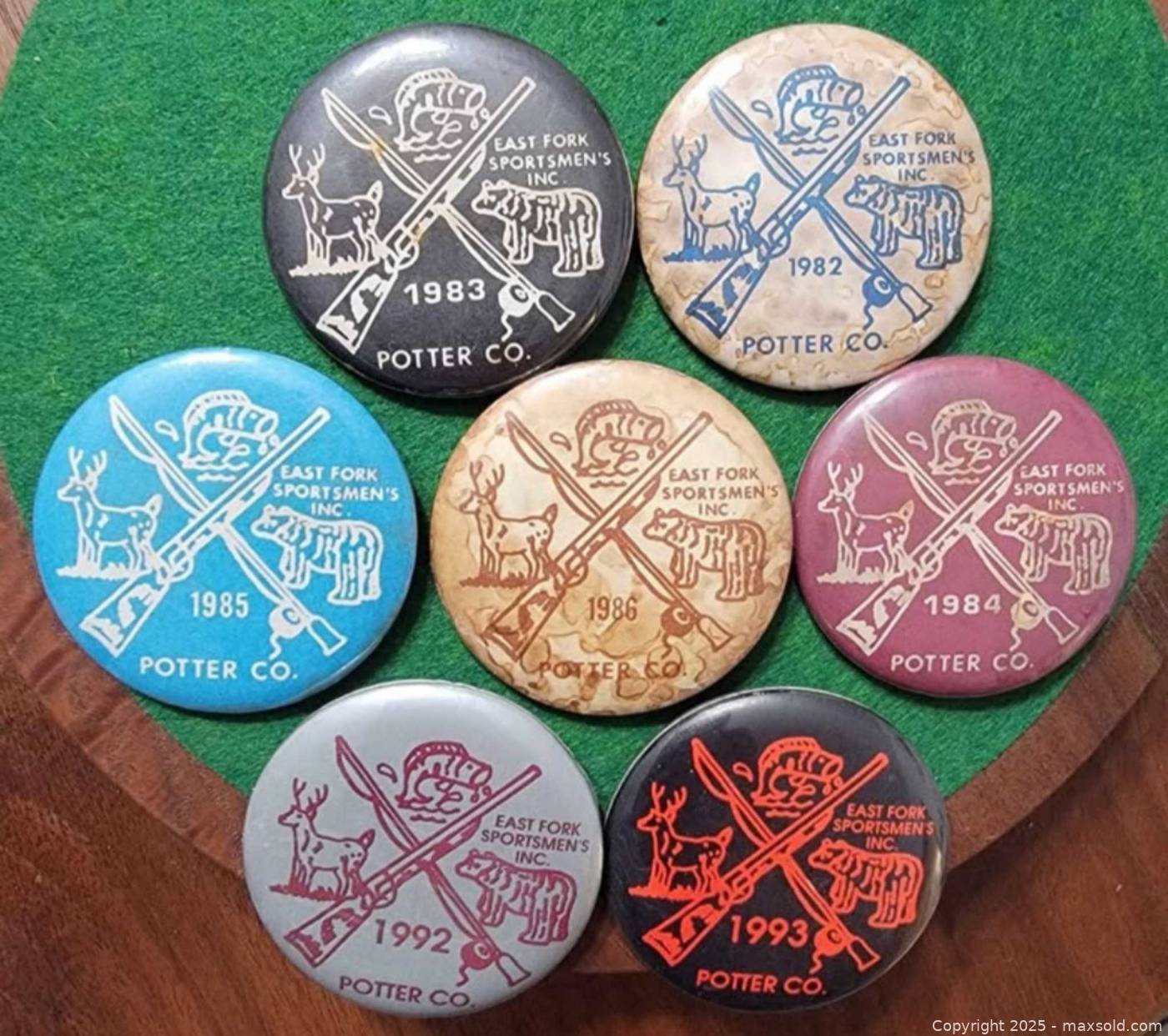 Vintage hunting pins, patch, licenses, tags lot | Maxsold