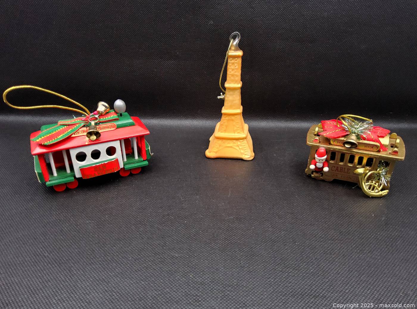 10 Assorted Christmas Tree Ornaments | Maxsold