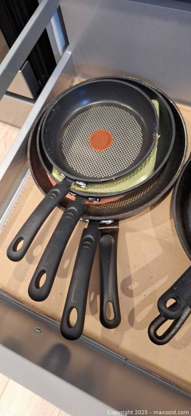 Cookware And Frying Pans Approx 8–10 Pieces | Maxsold